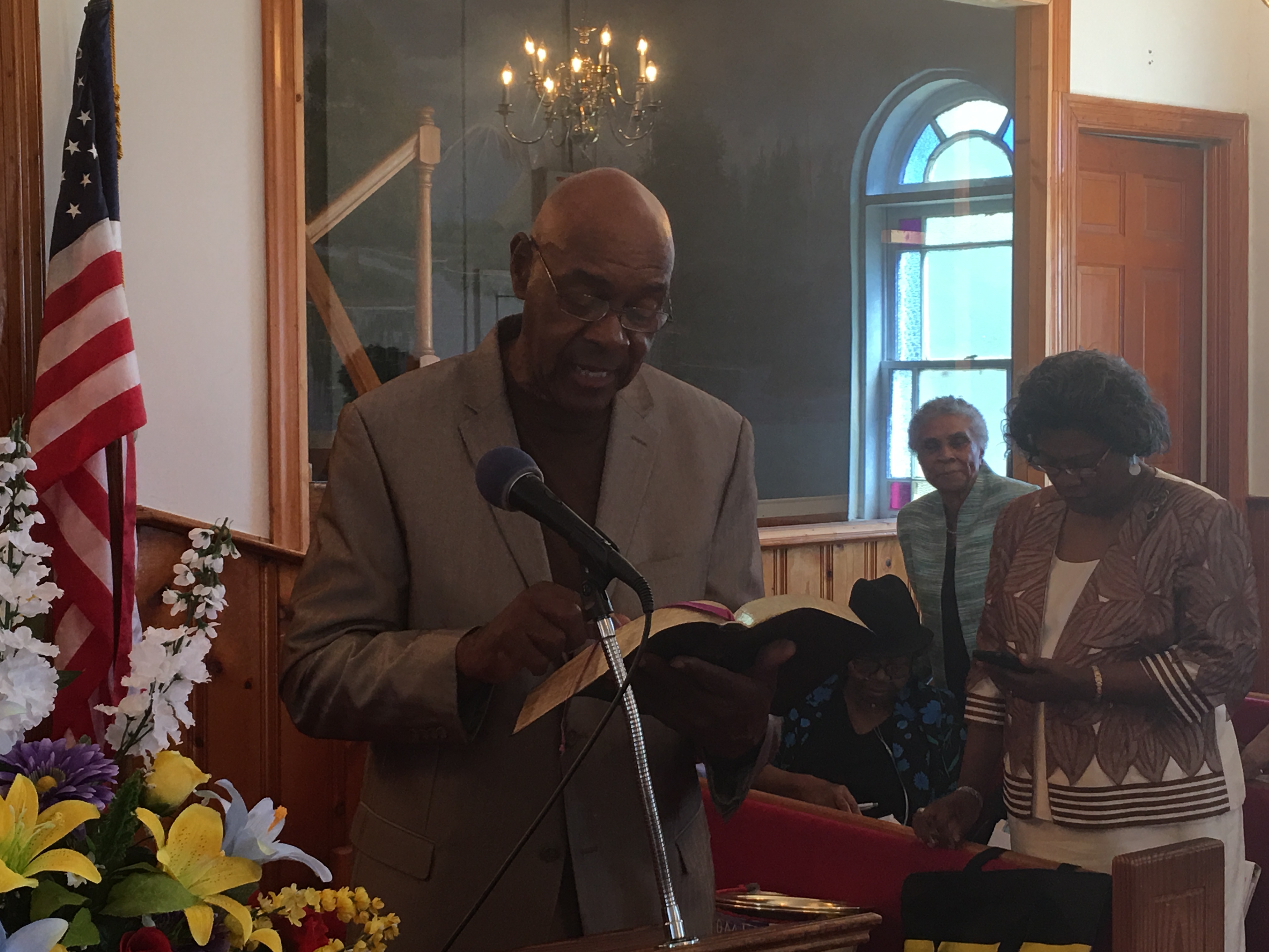 [PICTURES] Of The Pastor Of The Month Presentation For Pastor Donald ...